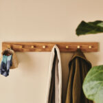 Knagerække egetræ med messing knager | 70 cm | MOUD home